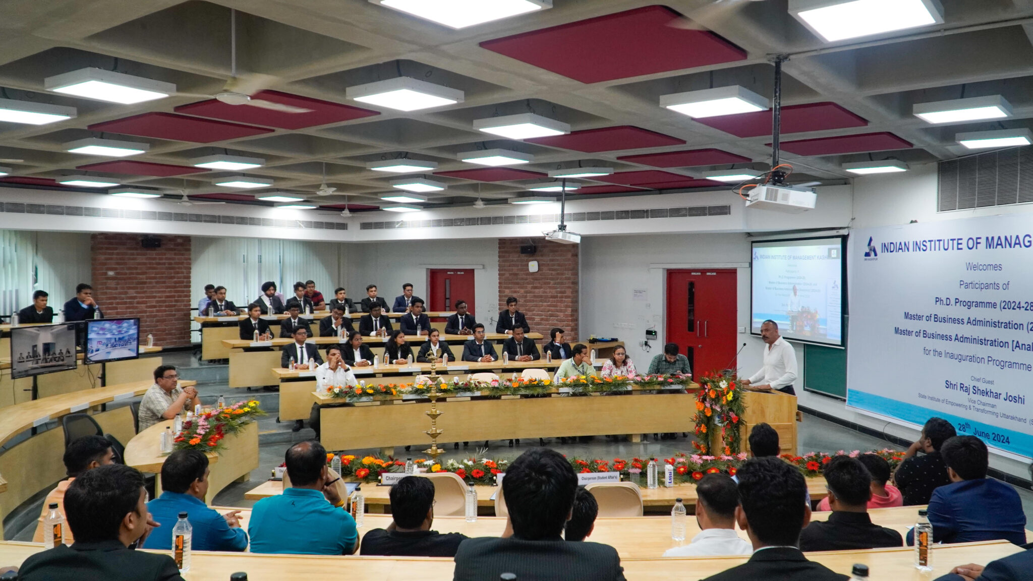 IIM Kashipur's New Cohort Shines with 42% Female Students, Achieving a ...